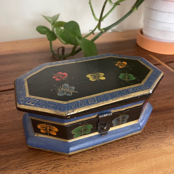 Accents | Vintage Hand Painted Trinket Box | Poshmark